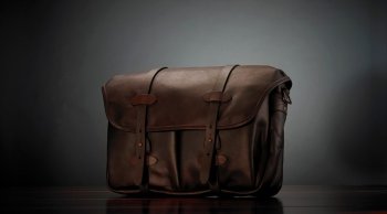 Cravar & BestLeather F.C. 15 Messenger Bag Giveaway - $410 Value ...